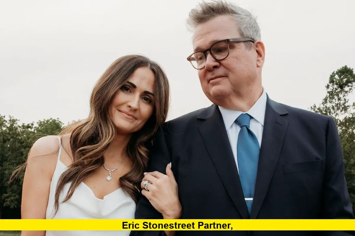 Eric Stonestreet Partner: Actor Marries Lindsay Schweitzer in Kansas ...