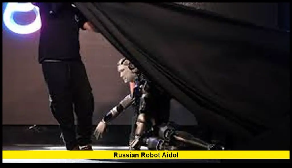 Russian Robot Aidol Makes a Dramatic and Highly Public Debut